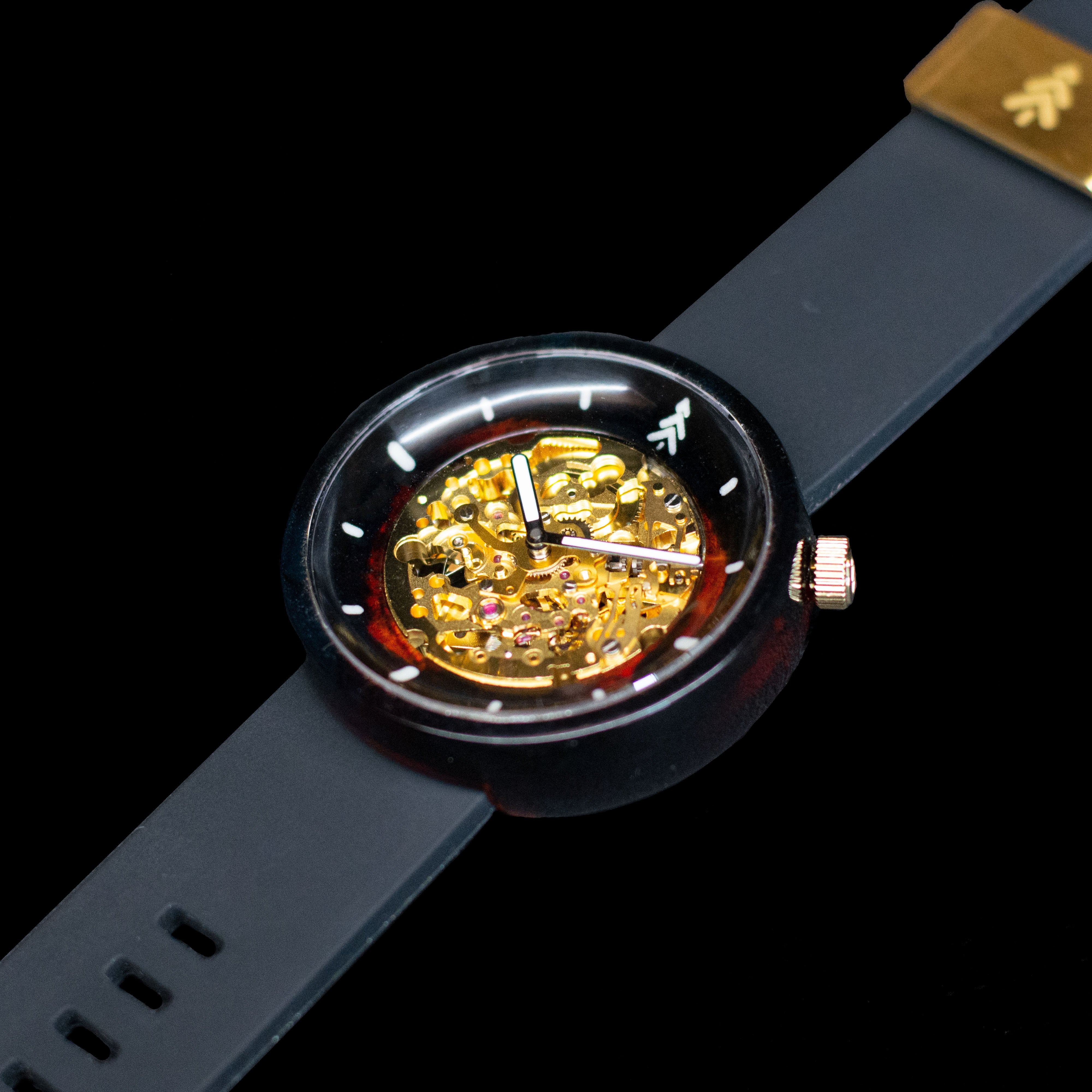 TORTOISE SHELL RESIN WRIST WATCH